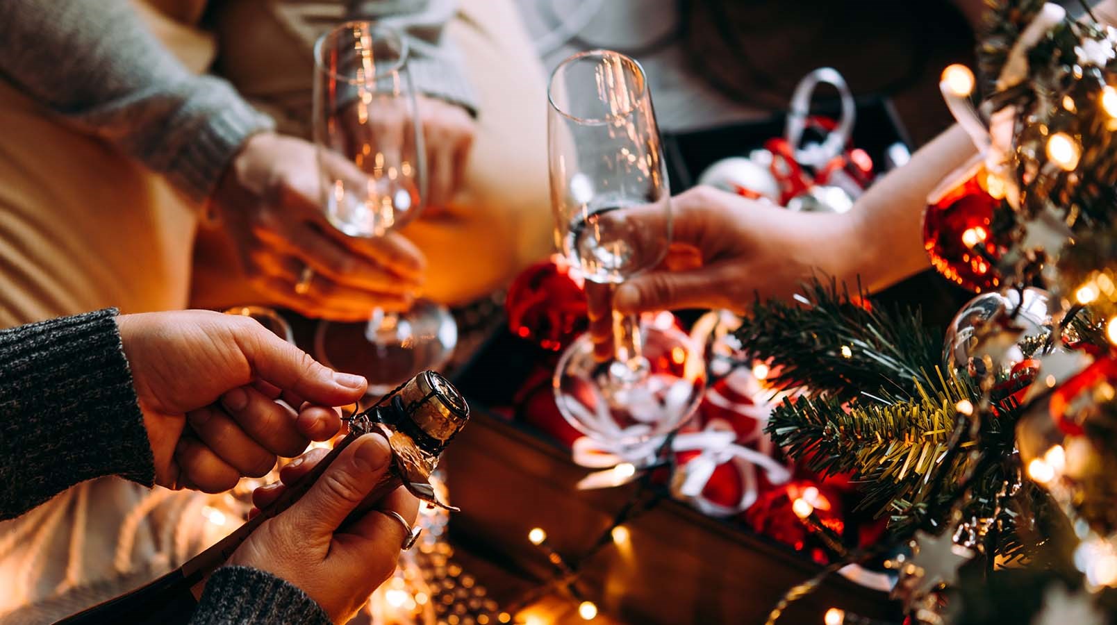 Five Holiday Wine Toasts Around the World to Experience – Vinalia